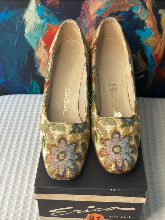 Erica New York | Shoes | No8 Vintage Erica New York Floral Tapestry ...